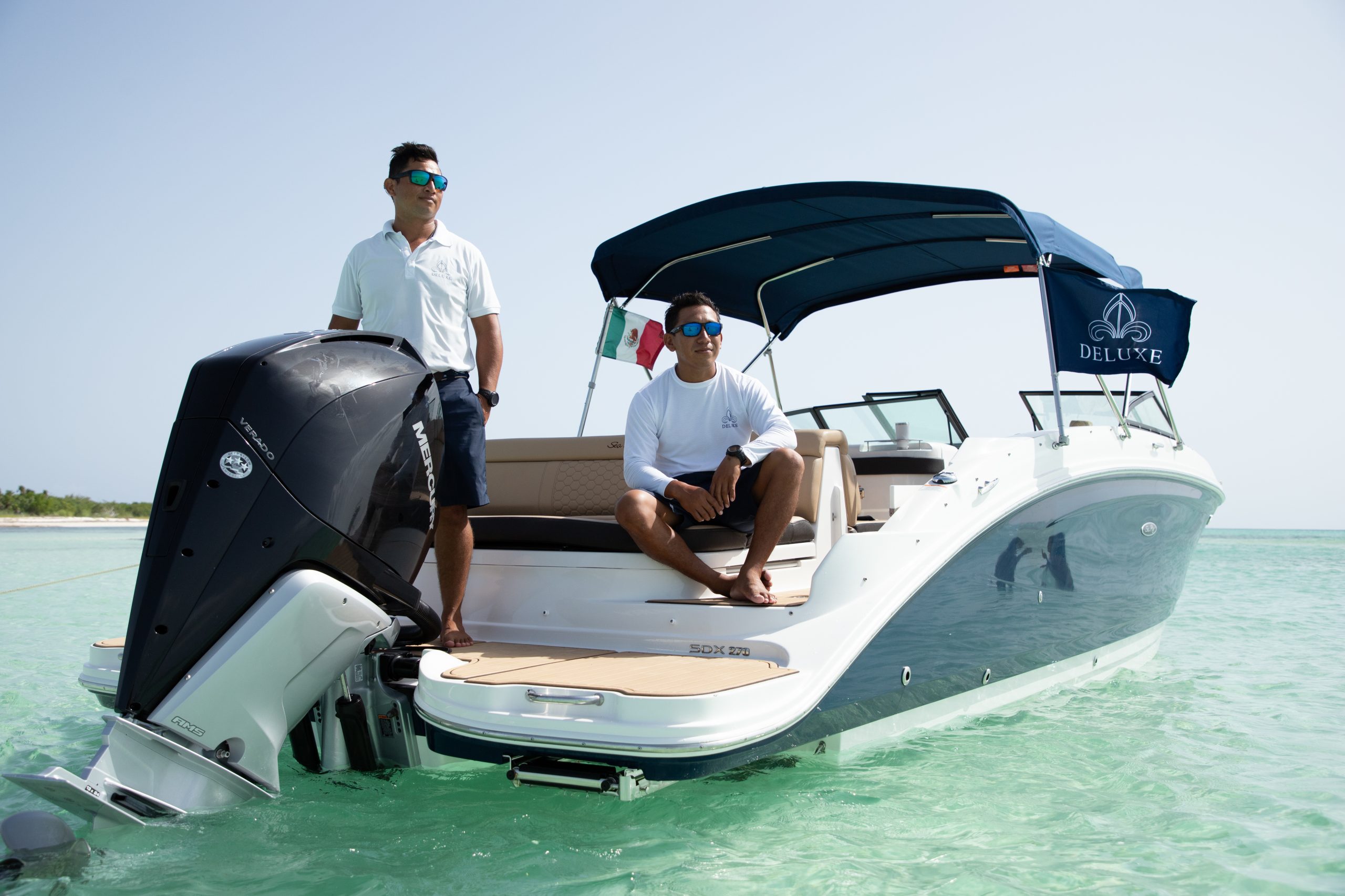 ABOUT US - Deluxe Private Boats & Yachts