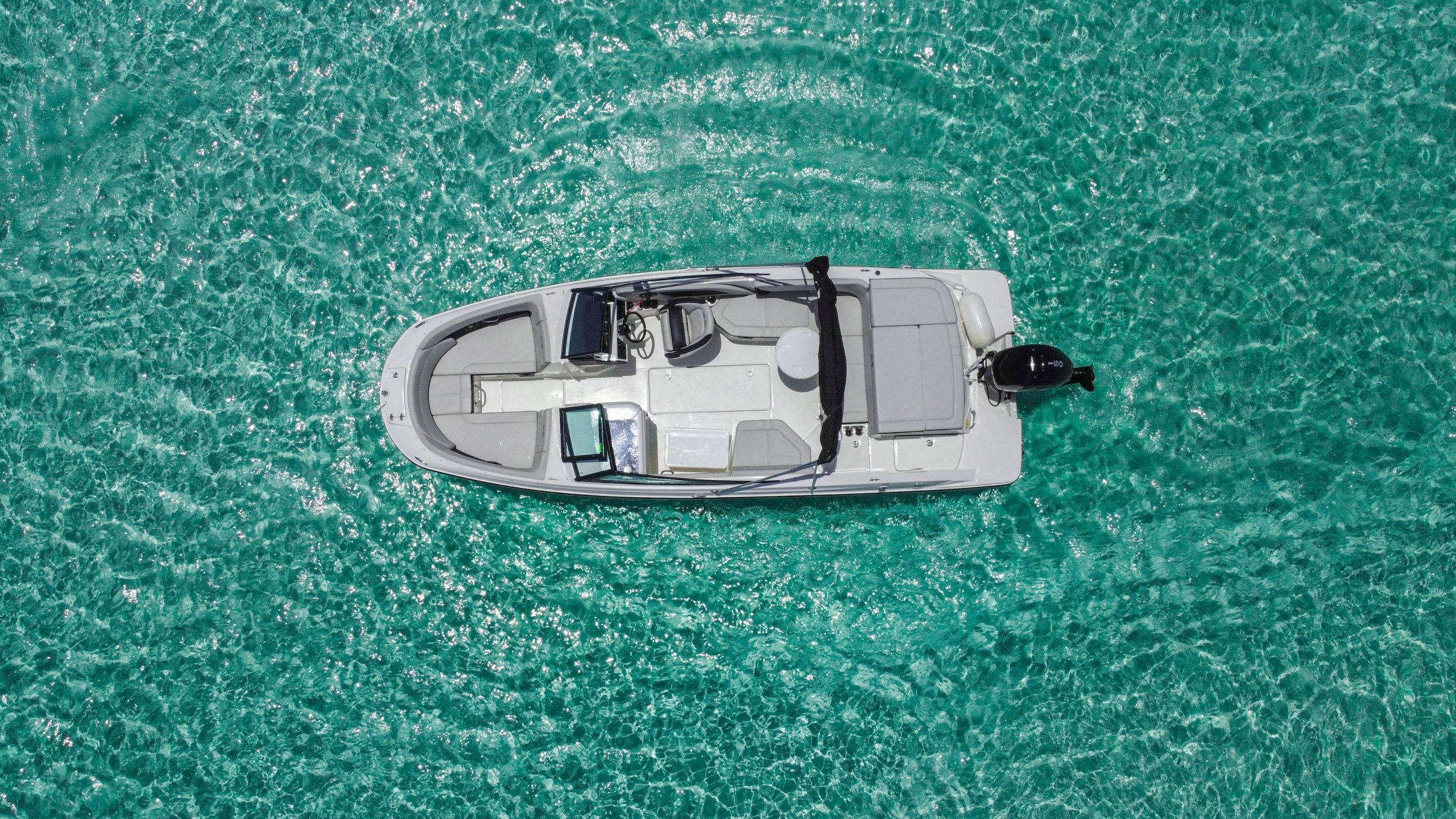 Sea Ray 24ft The perfect family boat - Deluxe Private Boats