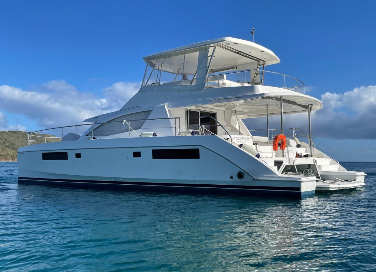 Deluxe Private Boat Tours | Boats, power yachts and sailing catamarans.